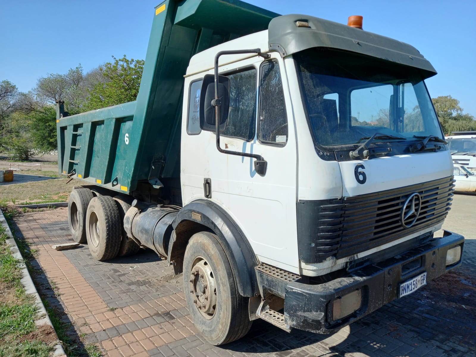 Trucks – MACHINE MARKET SA